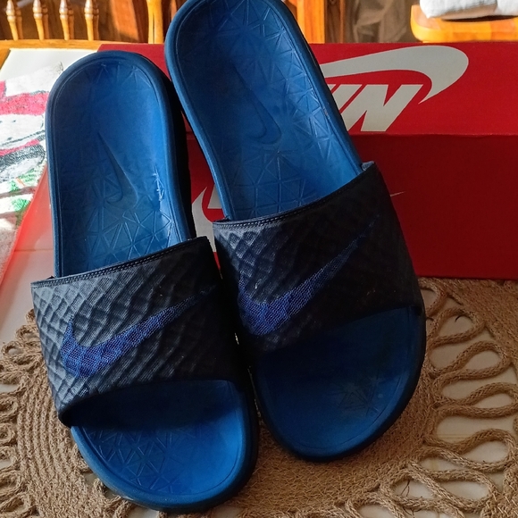 Nike | Shoes | Nike Benassi Solarsoft Slide 2 Black And Blue Sandals ...